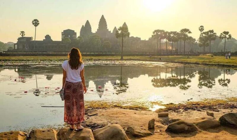 Siem Reap 1 Days Angkor Wat Tour from Sunrise Small Group - Key Points