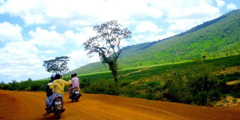 Siem Reap: 6-Hour Easy Rider Motorbike Tour - The Experience: Authentic, Scenic, and Engaging