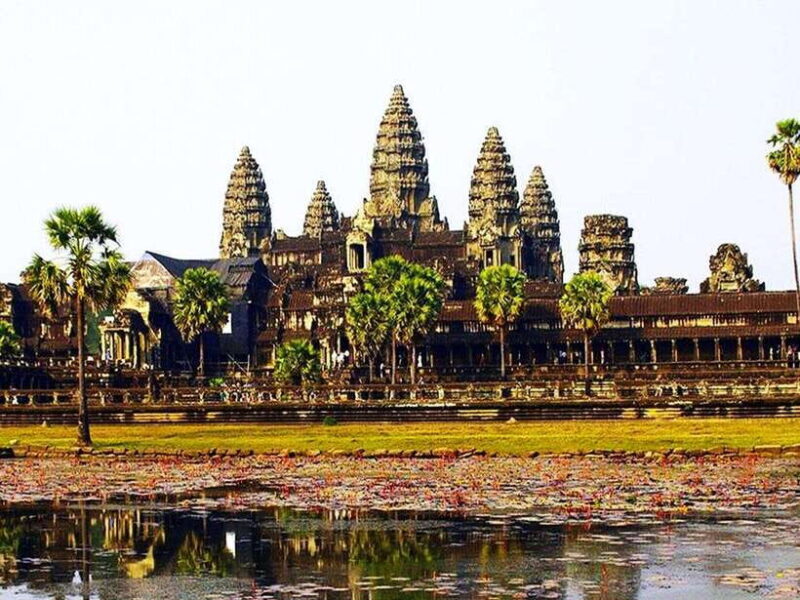 Siem Reap Angkor Wat 2-Day Tour with professional Tour Guide - Key Points
