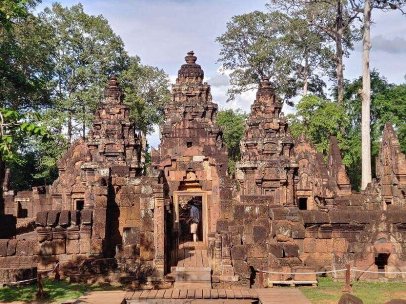 Siem Reap: Angkor Wat, Angkor Thom, and Banteay Srei Tour - An Overview of the Experience
