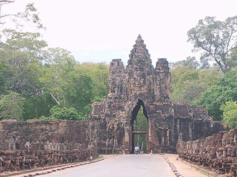 Siem Reap: Angkor Wat, Angkor Thom, and Banteay Srei Tour - Why This Tour Stands Out