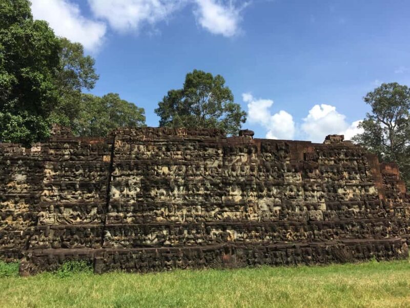Siem Reap: Angkor Wat, Angkor Thom, and Ta Prohm Tour - Exploring Angkor Thom and Bayon