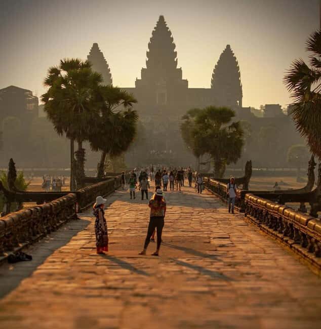 Siem Reap: Angkor Wat Small Group Tour with Spanish Guide - Key Points