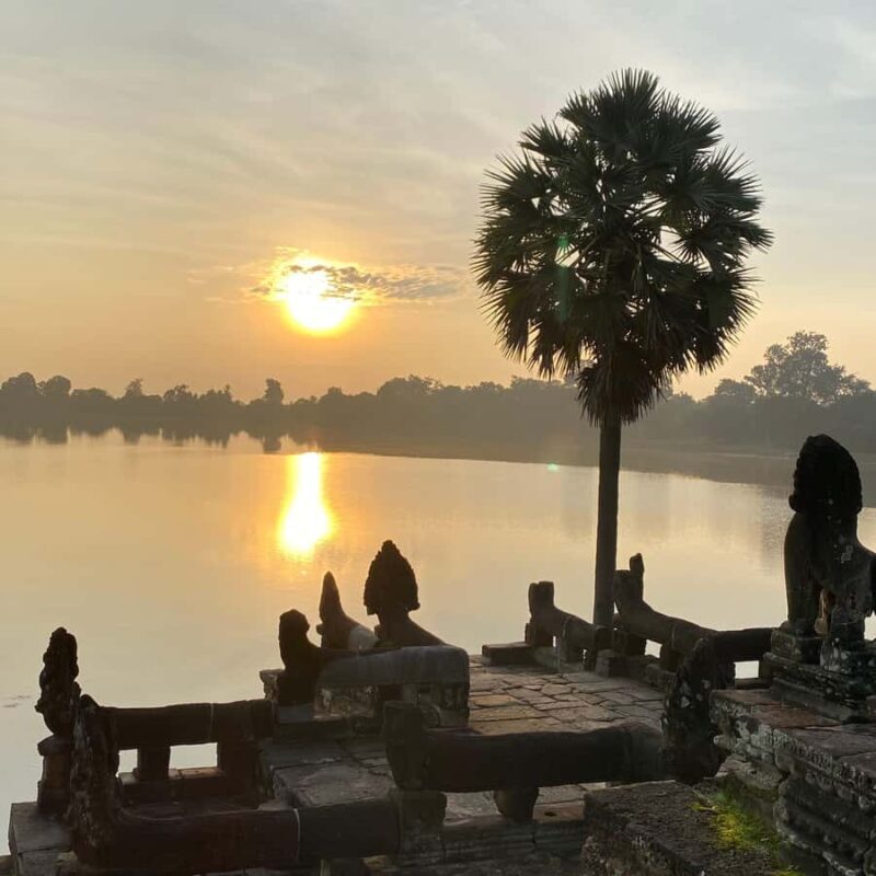 Siem Reap: Angkor Wat Sunrise & Grand Circuit Private Tour - Key Points