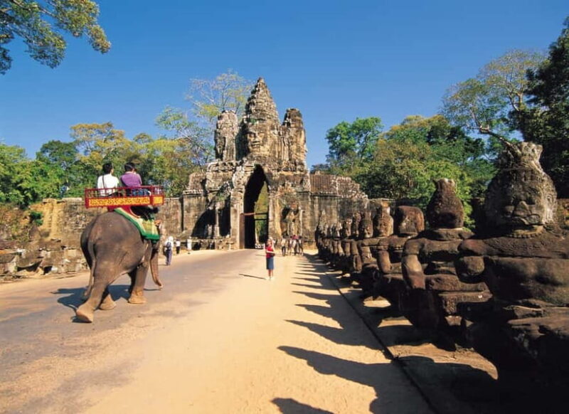 Siem Reap: Angkor Wonders Private Full-Day Tour & Night Show - The Full Experience: A Close Look at the Day