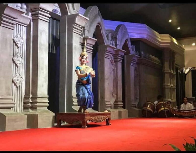 Siem Reap: Apsara Show Buffet Dinner & A/C Vehicle Transfer - Who Will Love This Experience?