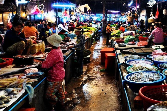Siem Reap City Walking Tour - Stop 3: Wat Preah Prom Rath