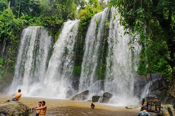 Siem Reap Full-Day Private Kulen Waterfall & 1000 Lingas Tour - Lunch at Banteay Srei District