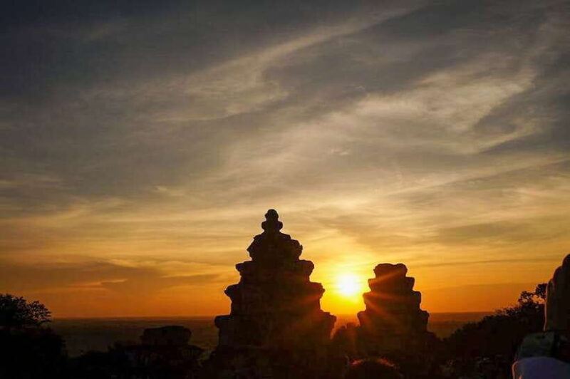 Siem Reap: Grand circle tour Sun set on bakeang hill & Guide - Who Will Love This Tour?