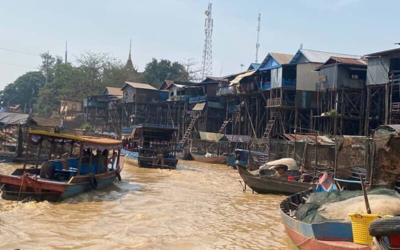 Siem Reap: Kampong Phluk, War Museum, & Killing Field Tour - Key Points