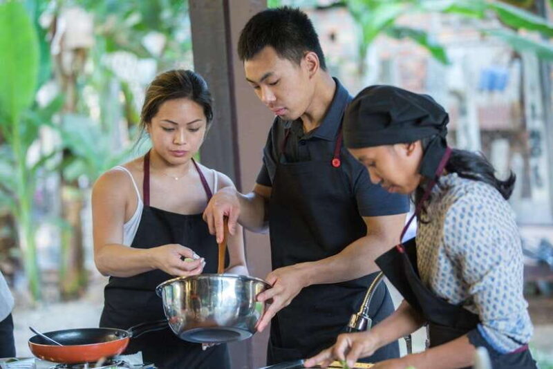 Siem Reap: Khmer Cooking Class at a Local's Home - The Experience Environment and Group Dynamics