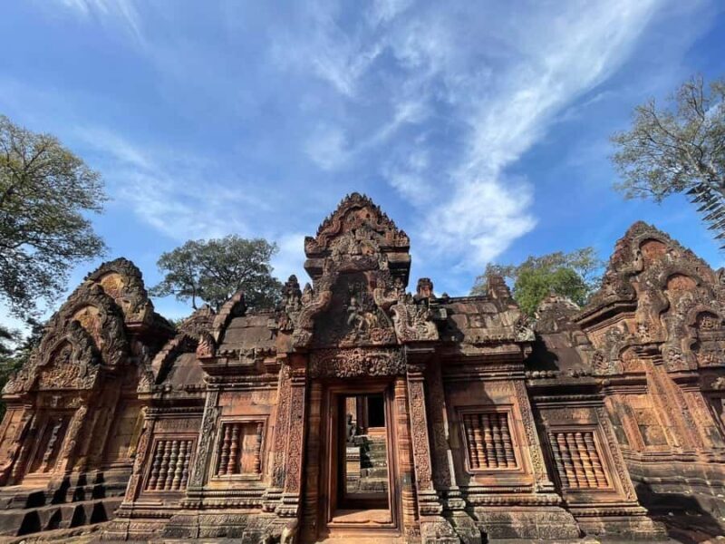 Siem Reap: Lady Temple, Preah Dak Village and Grand Tour - Food and Shopping