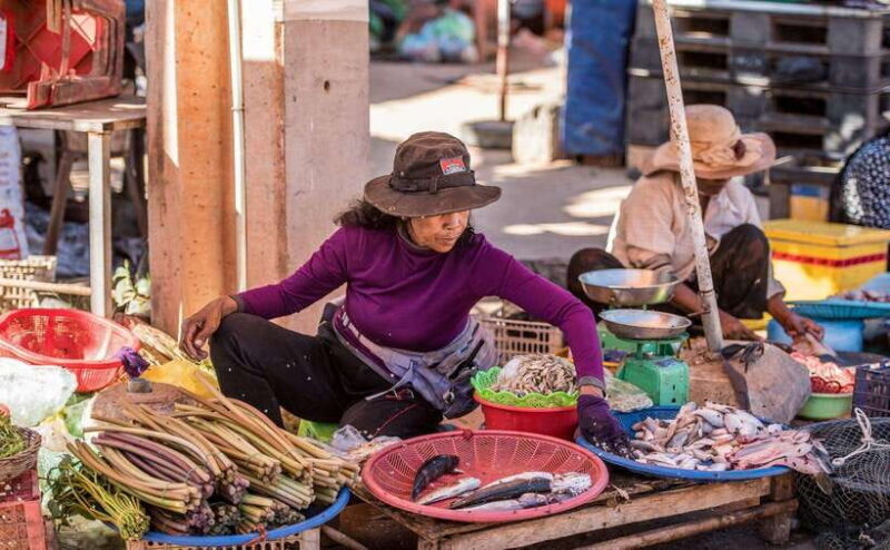 Siem Reap: Night Market Street Food Tour with Dinner - Discovering the Flavors of Siem Reap’s Night Markets
