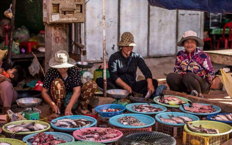 Siem Reap: Night Market Street Food Tour with Dinner - Practical Details and Tips