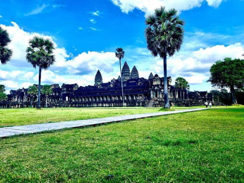 Siem Reap: Private Angkor Wat & Bakheng Mountain Sunset Tour - A Detailed Look at the Tour