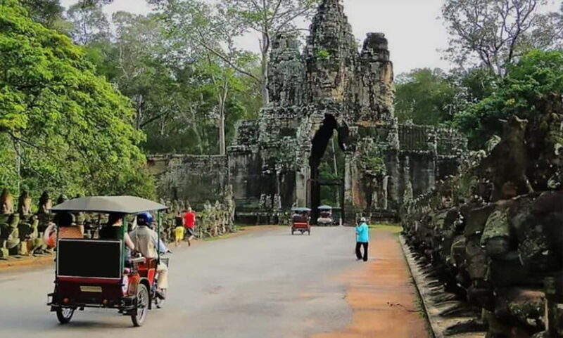 Siem Reap : Private Tuk-Tuk Tour of the Magnificent Temples. - An In-Depth Look at the Tour Experience