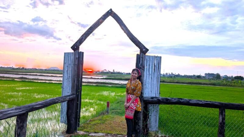 Siem Reap: Rice Field Sunset Drink & Home-Cooked Dinner - Comparing with Similar Experiences