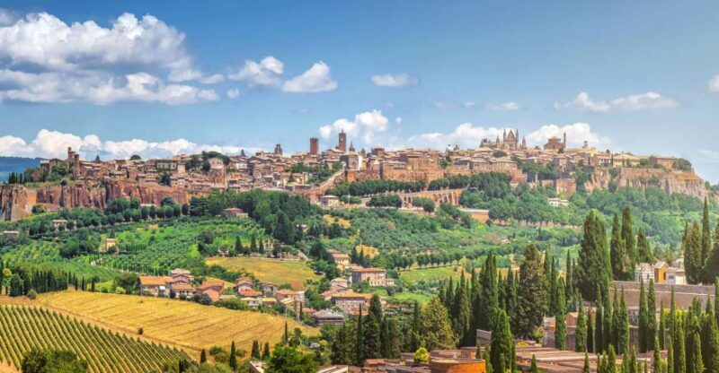 Siena - Rome Transfer Tour with Orvieto & Montepulciano - A Smooth, Scenic Drive from Siena to Rome
