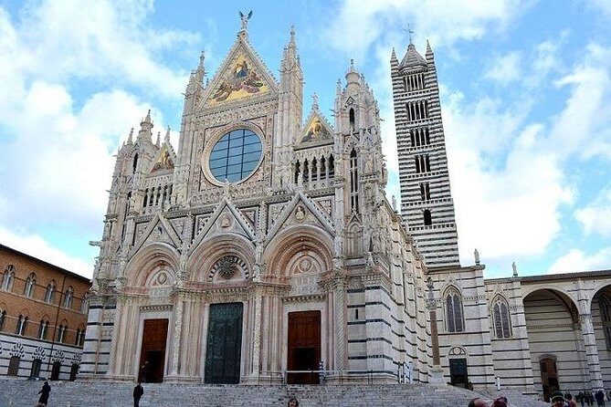 Siena, San Gimignano and Chianti Wine Small Group from Lucca - A Deep Dive into the Experience