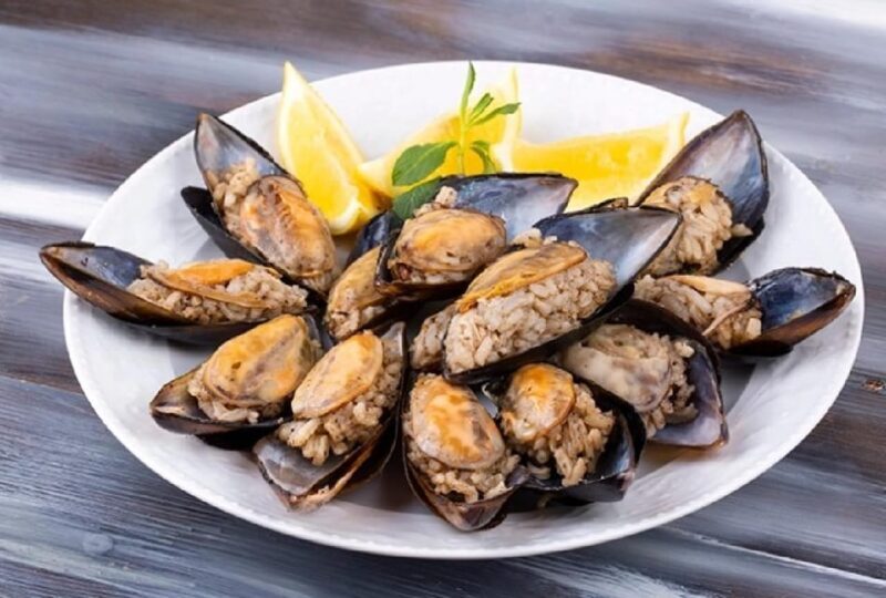 Sights and Bites in Two Continents - Exploring Istanbul Through Its Flavors: Sights and Bites in Two Continents