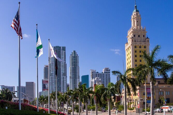 Sights of Downtown Miami: a Smartphone Audio Walking Tour - Exploring Downtown Miami: A Smartphone Audio Walking Tour Review