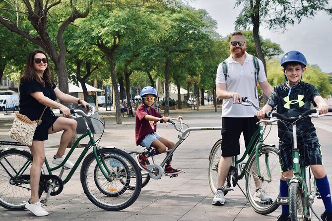 Sightseeing by Bike & Photo Shooting - An In-Depth Look at the Barcelona Bike & Photo Tour