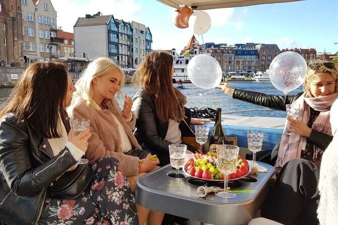Sightseeing Cruise around the Old Town of Gdansk - Authentic Insights from Reviews
