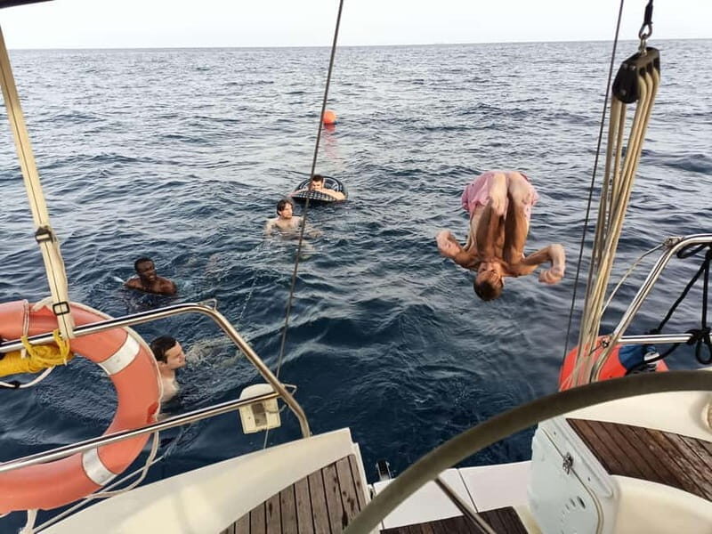 Sightseeing Sailing And Swim - Who Will Love This Experience?