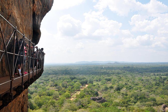 Sigiriya and Dambulla Cave from Kalutara - FAQ