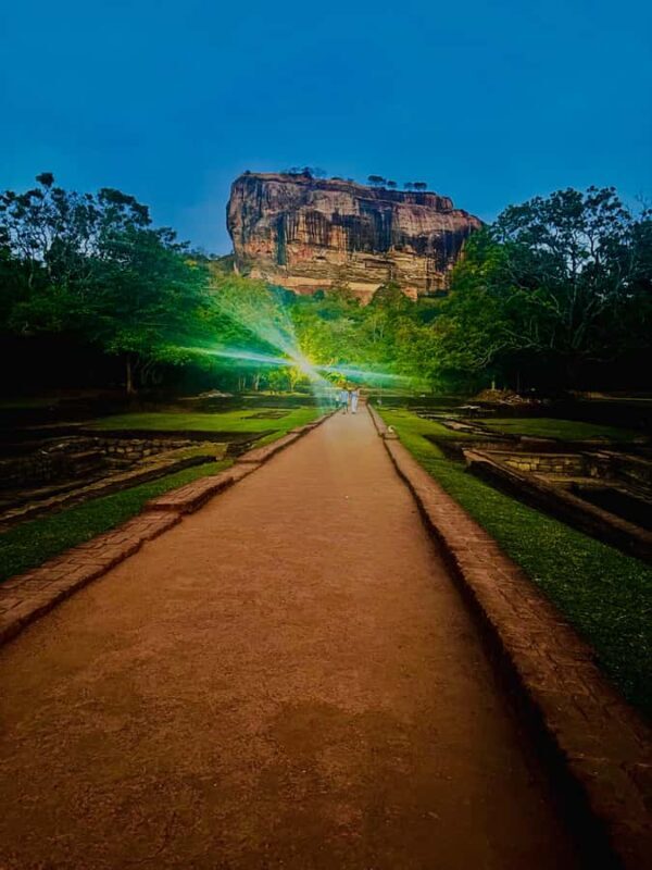 Sigiriya, Dambulla, 2 day tour with Minneriya safari - Key Points