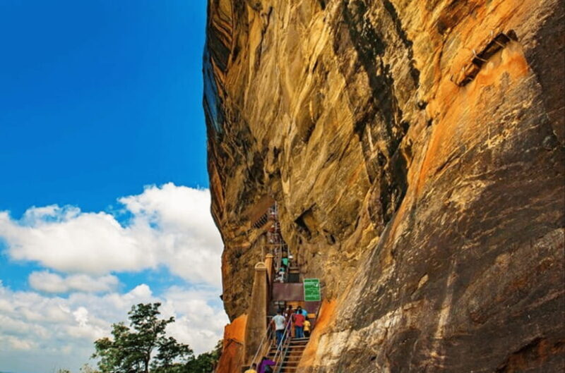Sigiriya, Dambulla & Safari Day Tour from Colombo - FAQ