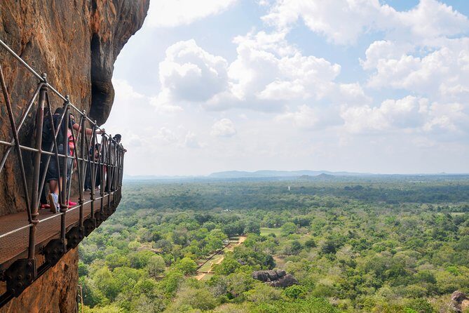 Sigiriya Rock and Village Tour from Mount Lavinia - Frequently Asked Questions