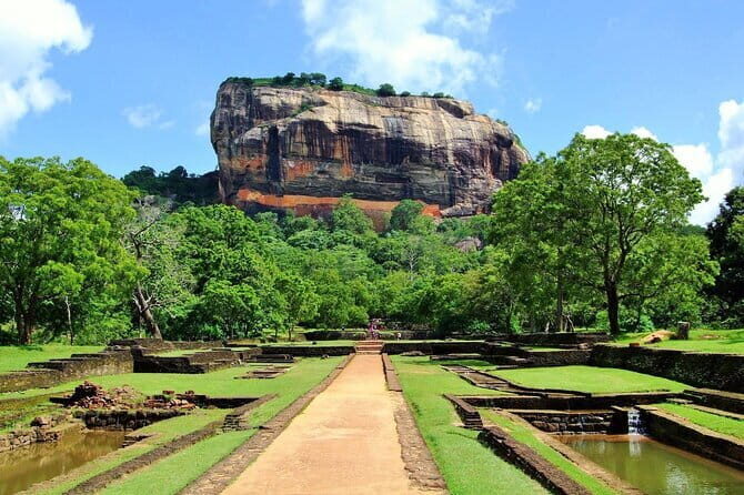 Sigiriya Rock Tour & Minneriya Halfday Safari Tour Sri Lanka - Key Points