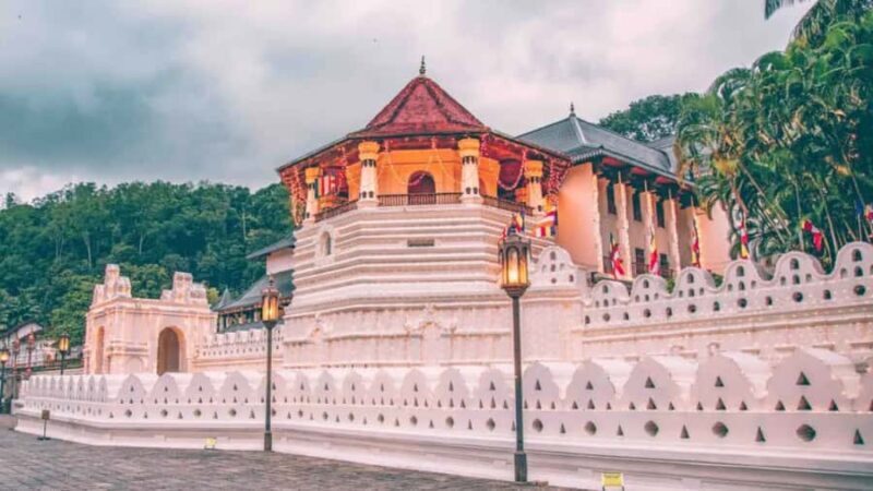 Sigiriya to Ella Scenic Train Transfer with Kandy Sightseein - Exploring the Sigiriya to Ella Scenic Train Transfer with Kandy Sightseeing: A Practical, Authentic Journey