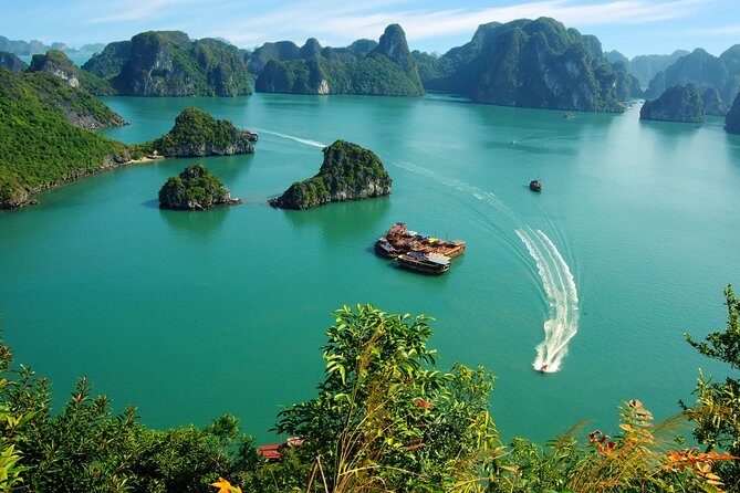 Signature Royal Cruise Halong Bay 3Days 2Night on 5 Star Cruise - Dining & Onboard Comforts