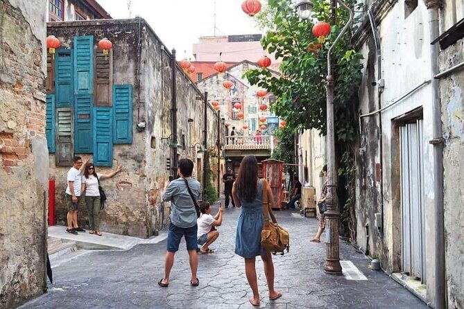 Signature Walking Tours by Dusky Leaf Adventures - A Closer Look at the Itinerary