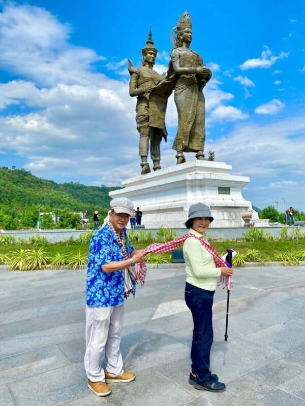 Sihanoukville Sightseeing: Shore Excursion with Lunch - Iconic Landmarks: Golden Lion Roundabout and Preah Tong Neang Neak Statue