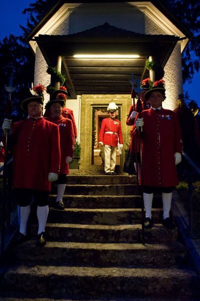 Silent Night Oberndorf Christmas Eve Tour from Salzburg - FAQs