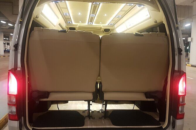 Singapore Arrival Ground Transfer in Limo-Bus - Focus on the Passenger: Who Will Love This?