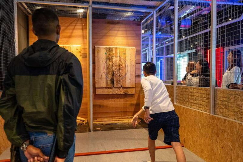 Singapore: Axe Factor (Axe Throwing Experience) - A Unique Introduction to Axe Throwing
