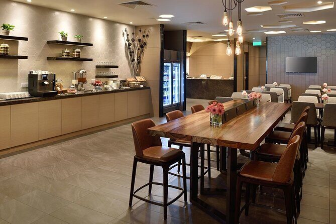 Singapore Changi Airport Plaza Premium Lounge at Terminal 1 - What’s Included? What’s Not?