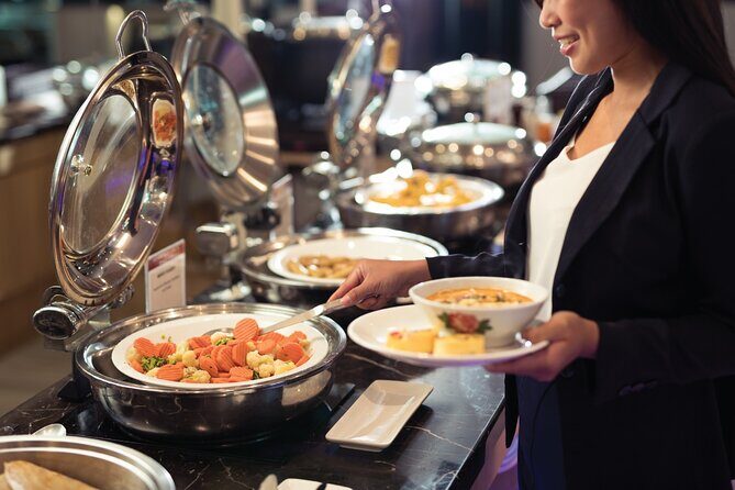 Singapore Changi Airport (SIN) T1/T2/T3/T4 VIP Lounge Access - Who Should Consider This?