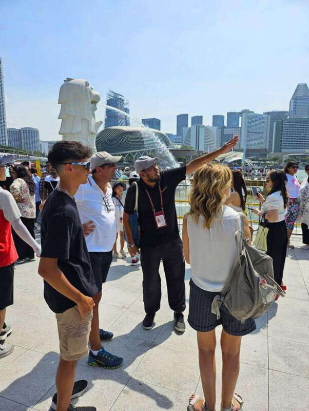 Singapore: City Highlights Walking Tour & Singapore River - What Sets This Tour Apart