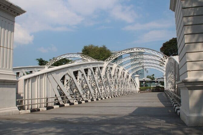 Singapore Civic District Landmarks and Views Tour - Stop 6: Anderson Bridge – Connecting the Past and Present
