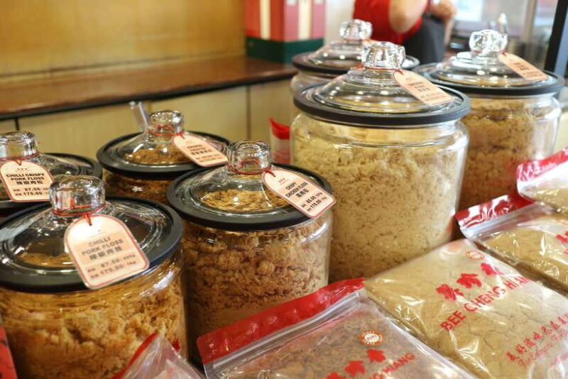 Singapore: Foodie Experience Guided Tour with 5 Tastings - Authenticity and Value