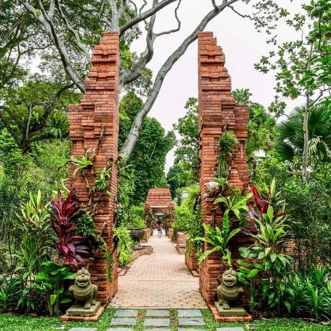 Singapore Full-Day Private Tour : Icons and Insights - Detailed Breakdown of the Itinerary