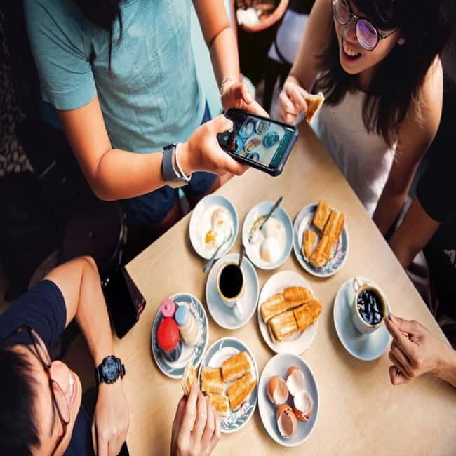 Singapore: Hawker Center Street Food Tour with Guide - Authenticity and Authentic Experiences