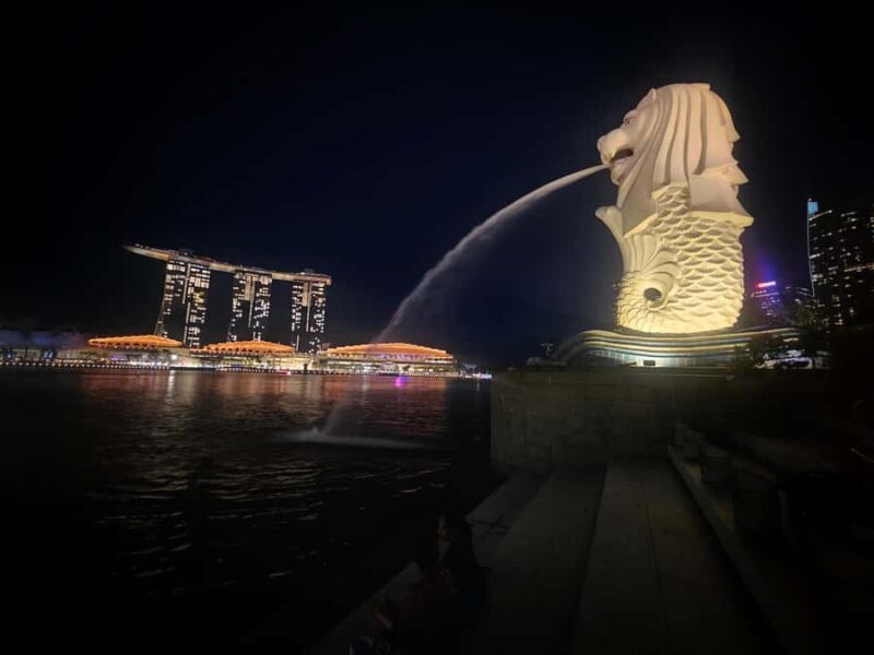 Singapore: Highlights & Hidden Tiong Bahru Private Tour - Key Points