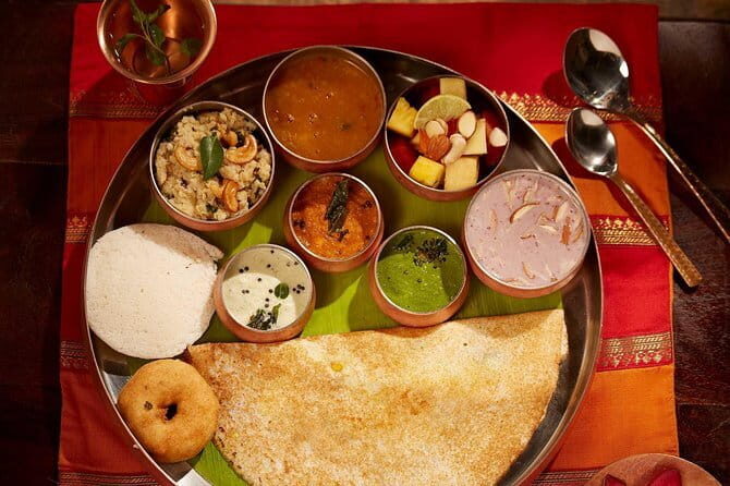 Singapore Night Signature with Dinner (Shared Transfer) - Smoke & Mirrors: The Singapore Sling Experience