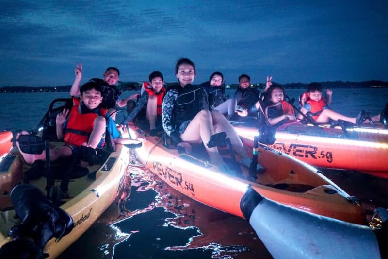 Singapore: Pasir Ris Park LED Night Kayak Tour with Mussels - Key Points